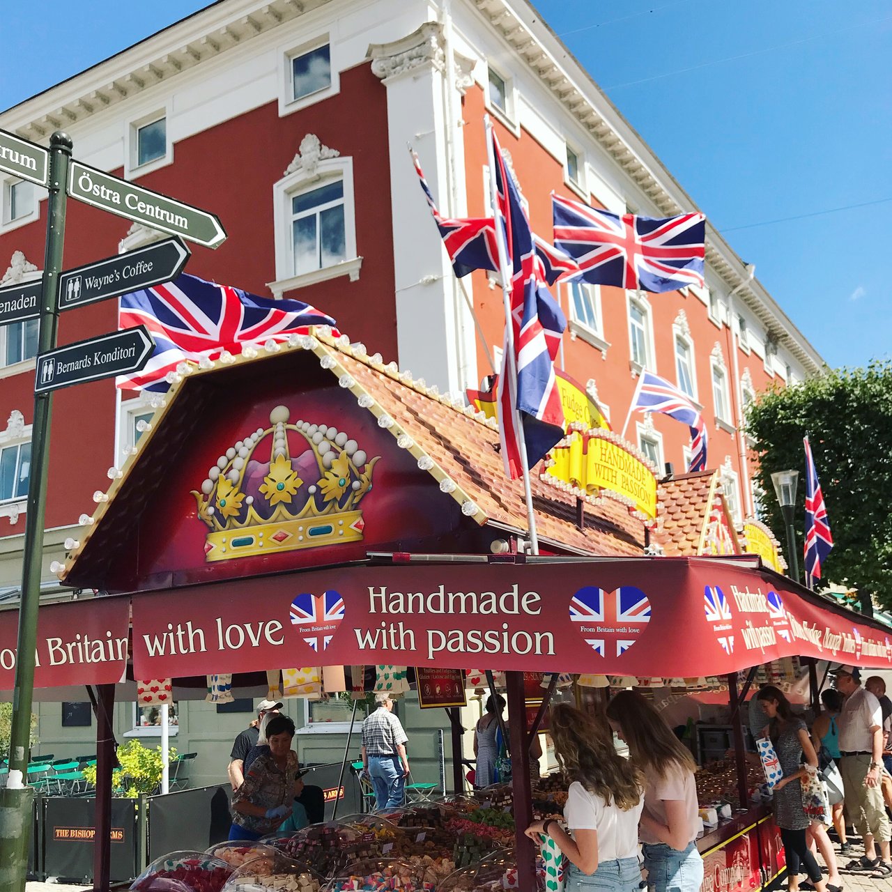 GERAUD INTERNATIONAL STREET MARKET | Happily ever after